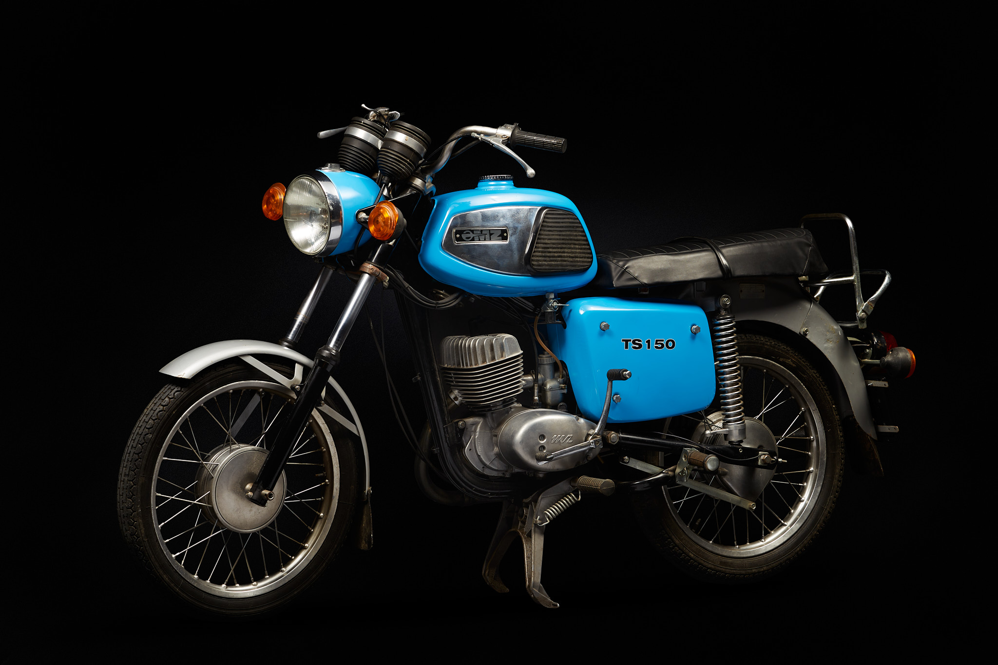MZ 150 TS De Luxe – Ikona NRD-owskiej motoryzacji, która zachwyca do ...